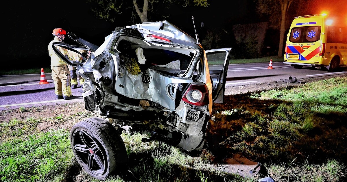 Beschonken man (25) verliest macht over het stuur en botst tollend tegen boom in Goirle ...