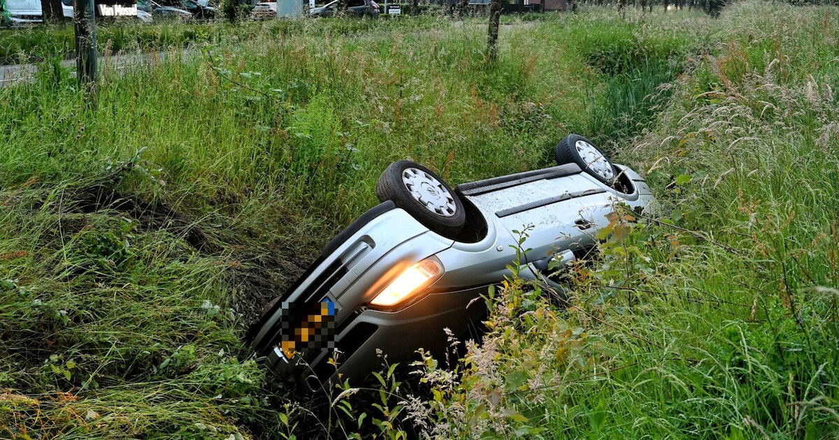 Automobiliste verliest macht over het stuur en komt in de sloot terecht in Oisterwijk | 112 ...