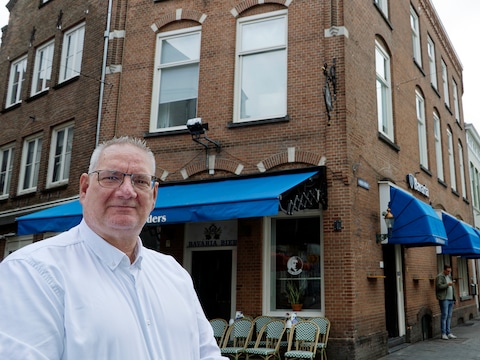 Afscheid van vertrouwd gezicht bij café in Den Bosch: Michel (61) stond ...