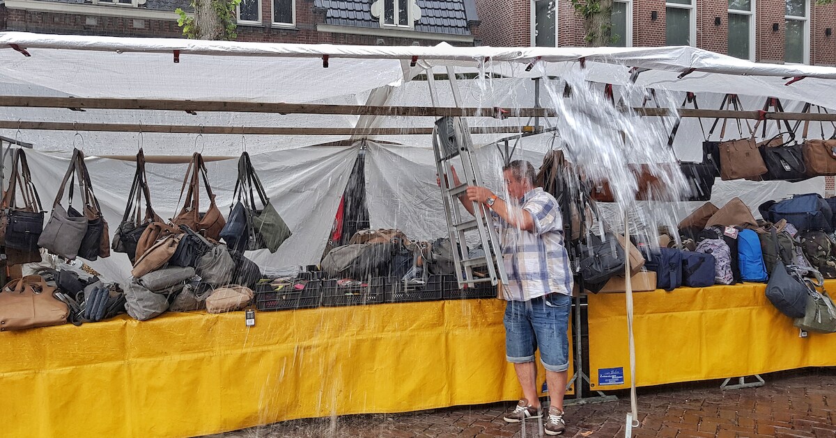 Hoe Paolo Podda met een keukentrap zijn kraam op de markt van ...