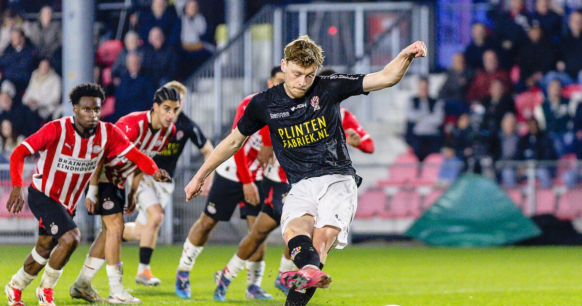 TOP Oss pakt punt na vermakelijk duel bij Jong PSV, maar wacht nog altijd op eerste uitzege ...