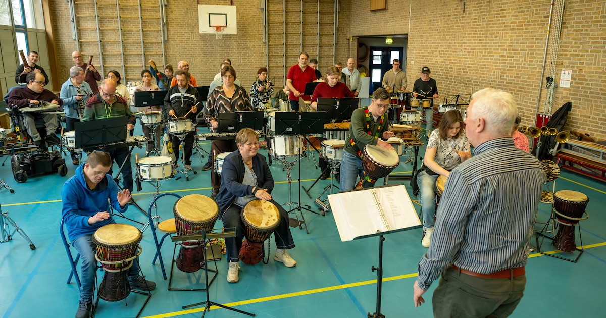 Drumband Maurits klaar voor jubileumconcert met trommels, djembés en ...