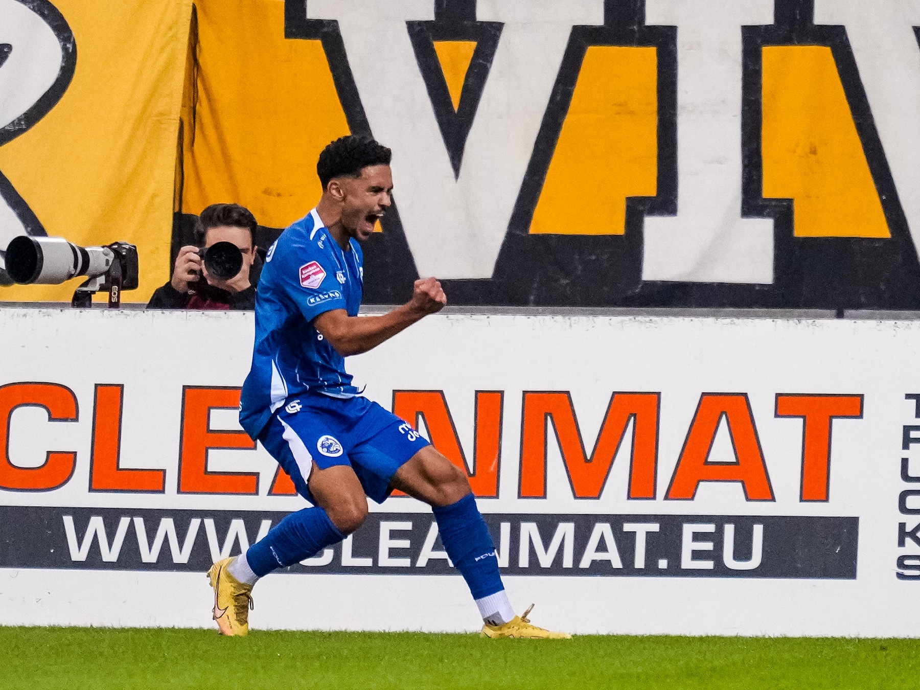 FC Den Bosch verliest in laatste minuut tegen De Graafschap, lees hier ...