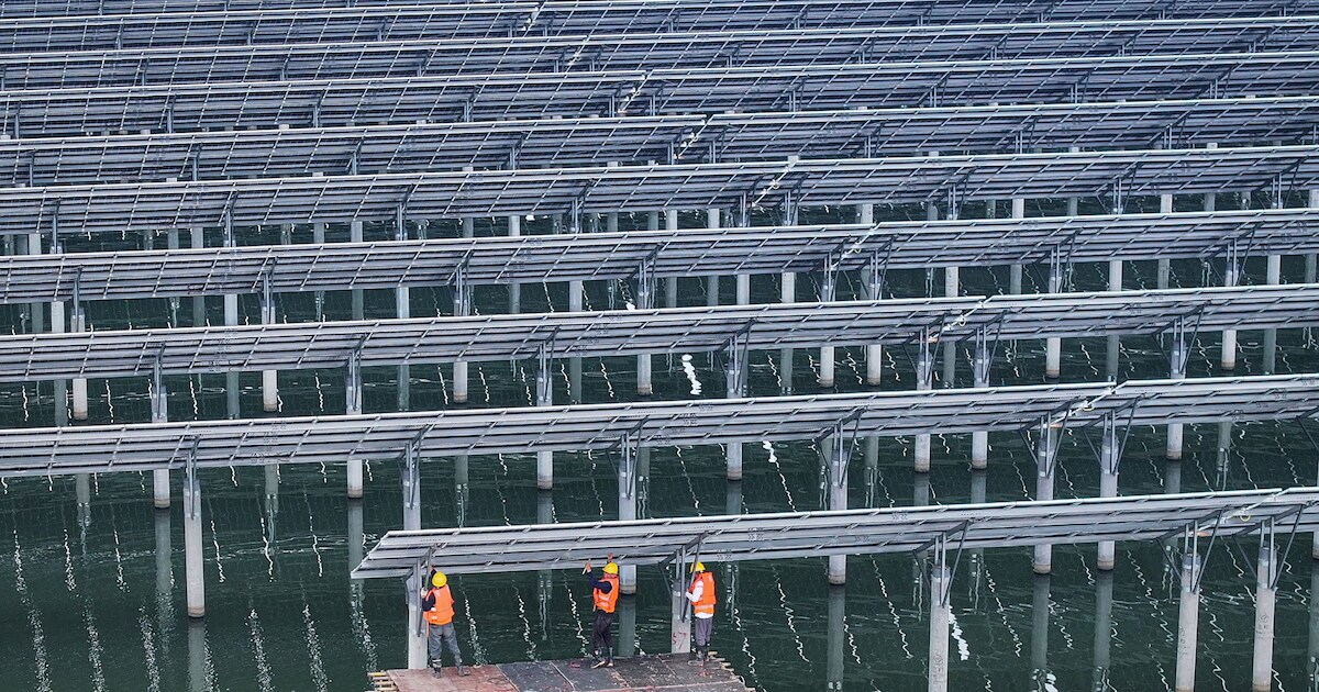 China installeert dubbel zoveel zonne-energiecapaciteit als de rest van ...