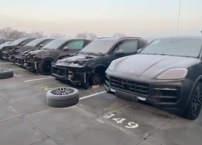 ‘Professionele bende’ die Porsches stripte op tijd betrapt: vrijwel ...