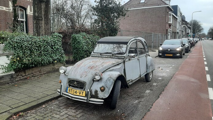 Oude Eend van Ad (76) steelt al jaren de show, maar het is geen wrak ...