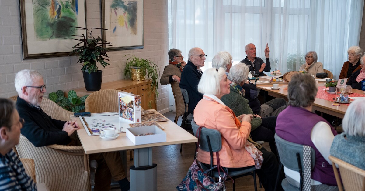Jan weet raad in de seniorensoos: ‘Natte handdoek op de grond, maar ...