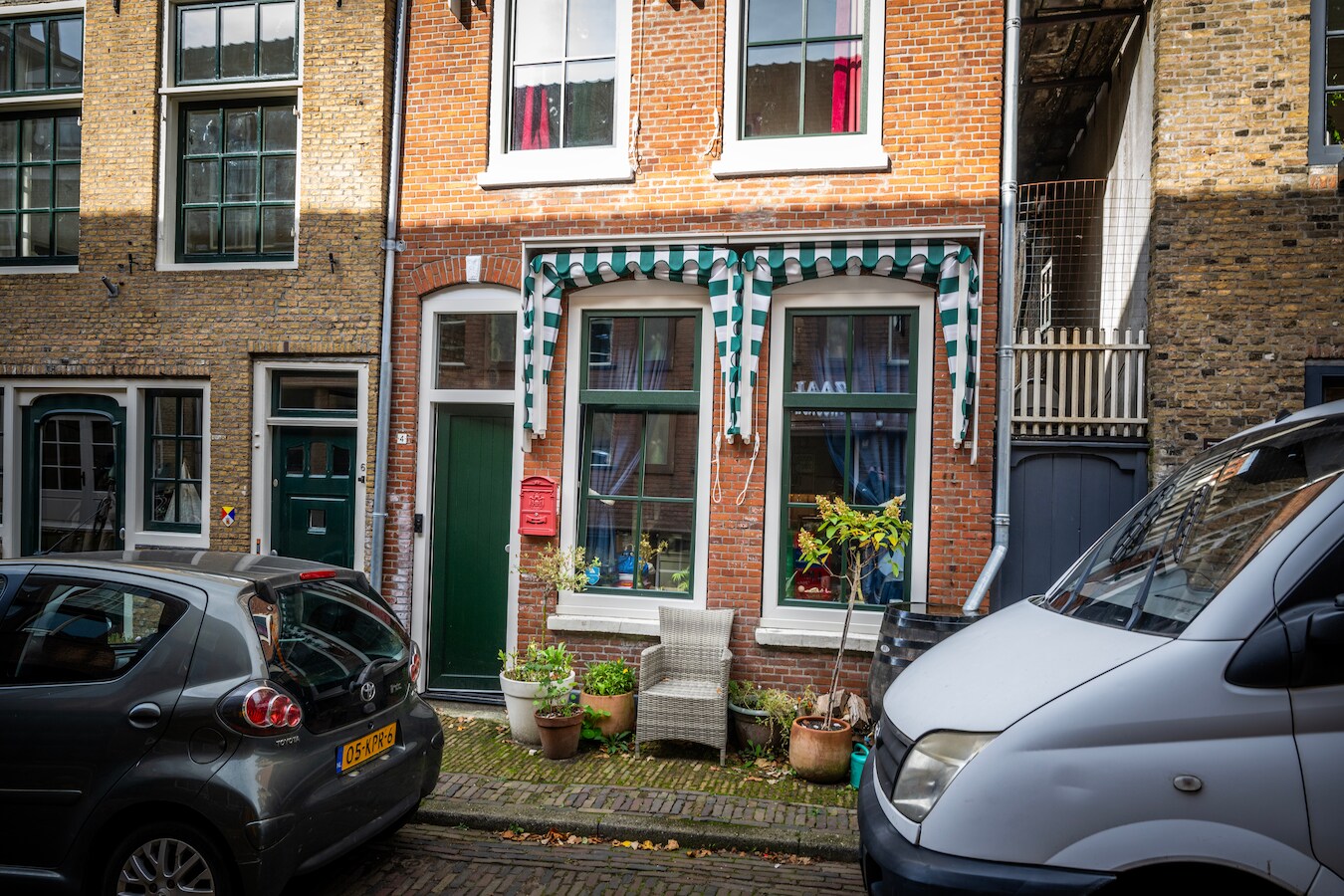 Bob woont met zijn gezin in huis van 50 vierkante meter ...