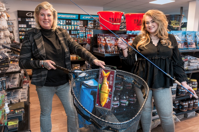 Moeder Cindy (53) en dochter Nicky (22) openen hengelsportwinkel: ‘Dat ...