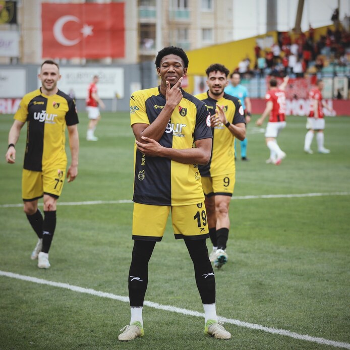 Feyenoord wil snel duidelijkheid van Malinese aanvaller Gaoussou Diarra ...