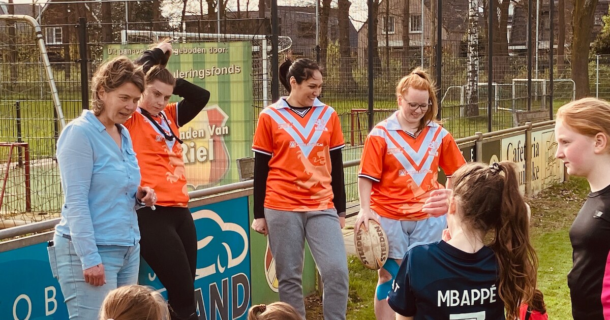Nederlandse rugby-internationals geven clinic bij voetbalvereniging ...