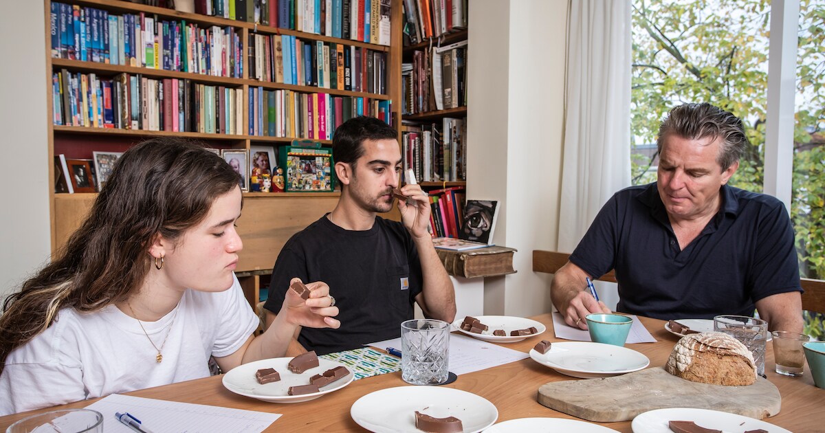 Chocoladeletters uit de supermarkt met fairtradekeurmerk: bekende ...