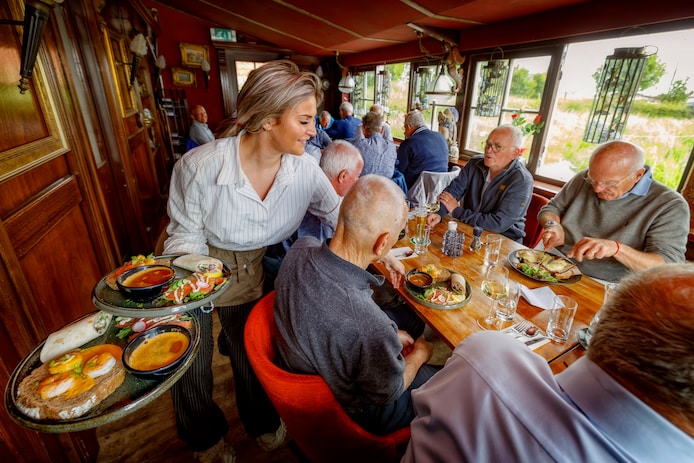 Bij restaurant De Stroming kun je prima aanmeren voor een lunch: ‘Dit ...