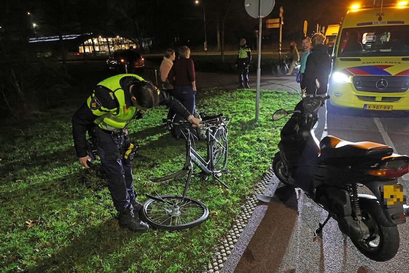 Wiel van fiets breekt af bij botsing met scooter in Waalwijk | Regio ...