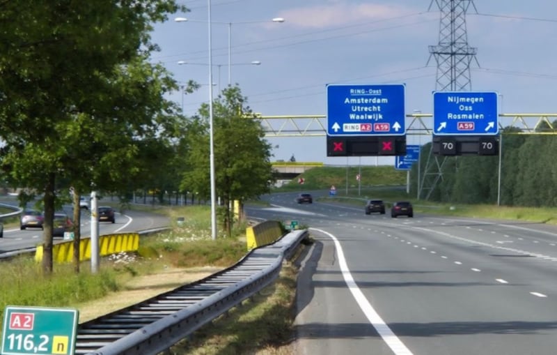 Rode kruizen massaal genegeerd als politie losgebroken koe vangt op A2 ...