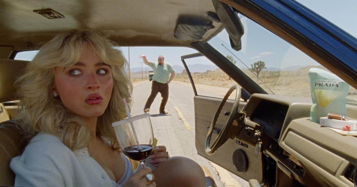 Smakeloze sekskomedie of slimme satire? Recensies wisselen over Sabrina ...