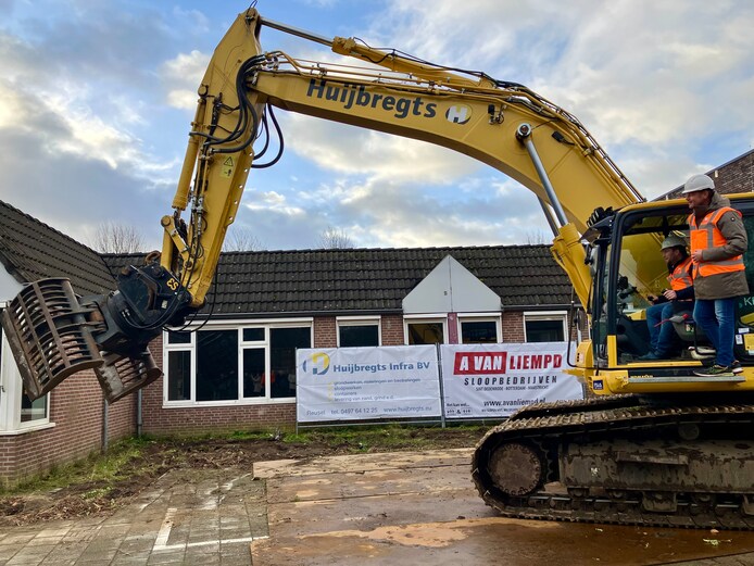Sloop oude schoolgebouw Hapert in volle gang | Brabant | bd.nl