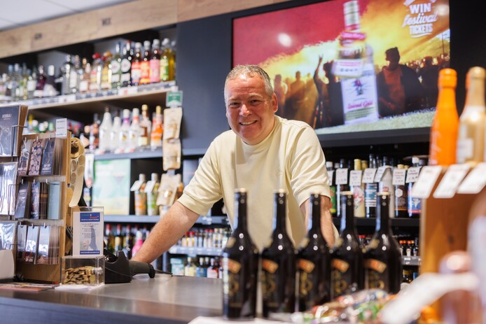 Wijn uit herbruikbare flessen: een duurzame stap vooruit in Etten-Leur ...