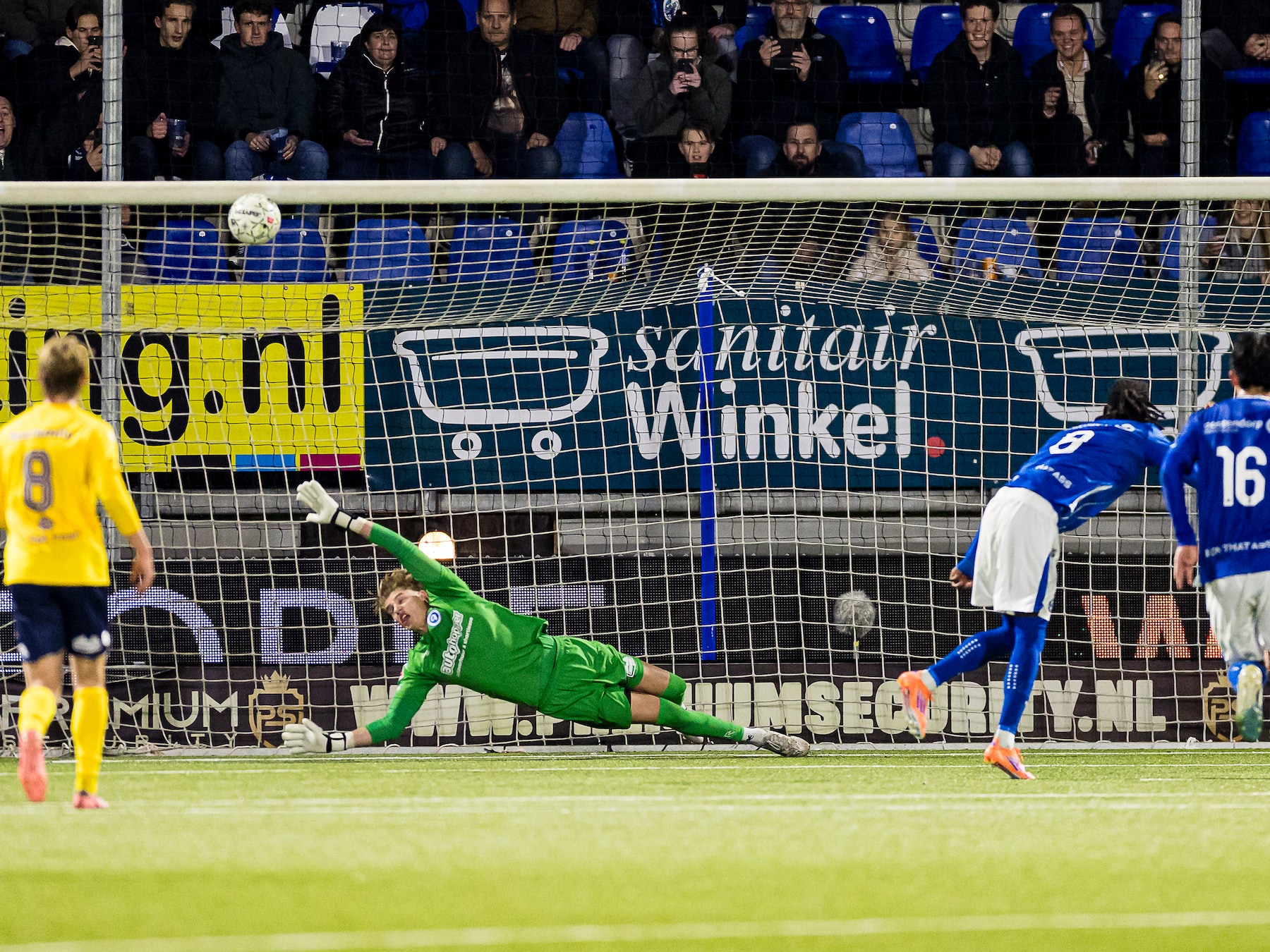 FC Den Bosch verliest op valreep van VVV, lees hier alle verslagen en ...