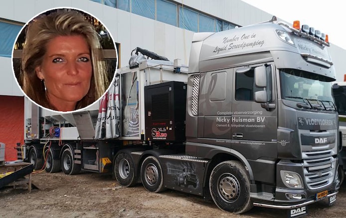 Nancy (56) uit Berlicum geeft vloerenbedrijf van haar overleden man ...