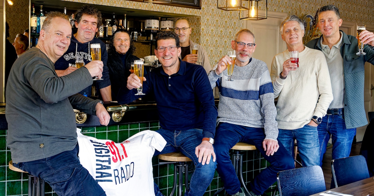 Oud-radiopiraten proosten nog een keer op Digitaal FM 91,1 en twee overleden collega’s | Oss | BD.nl