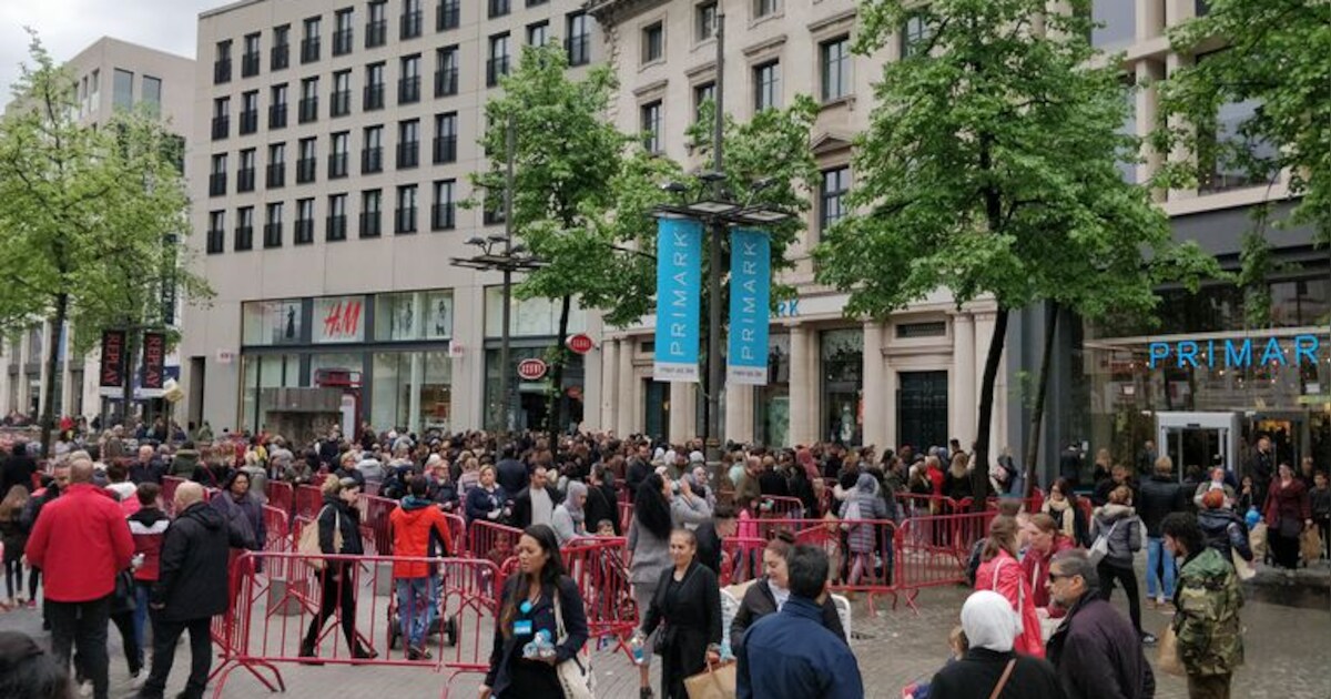 Stormloop voor opening grootste Primark van België, een voorproefje op ...