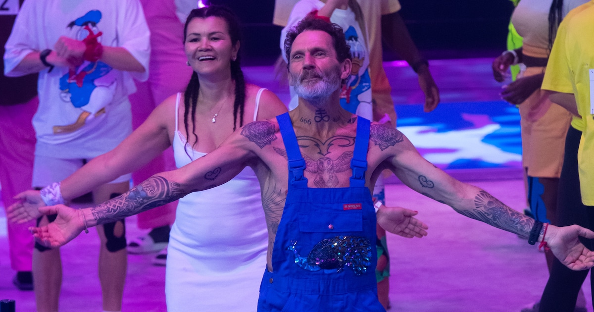 Misverstand over glas water betekent voor Marcel van Hoek (55) na 47 ...