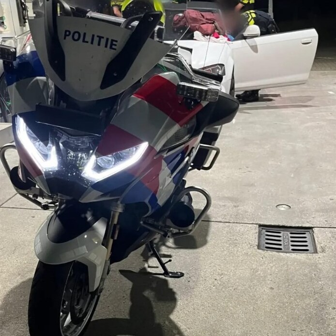 Ossenaar raast met 190 km/u langs Ulvenhout, maar ziet politie over het ...