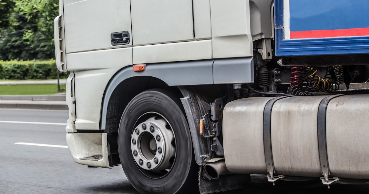 Waalwijk gaat onveilig geparkeerde trucks aanpakken: roep om ...