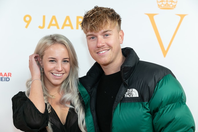 Populaire vlogger Dee getrouwd met grote liefde Lars: ‘Mr. & Mrs. Gerbrands’ | Show | bd.nl