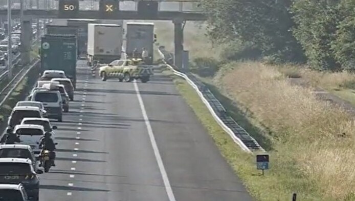 Flinke file op A58 bij Oirschot door ongeluk met vrachtwagens | Oirschot | bd.nl