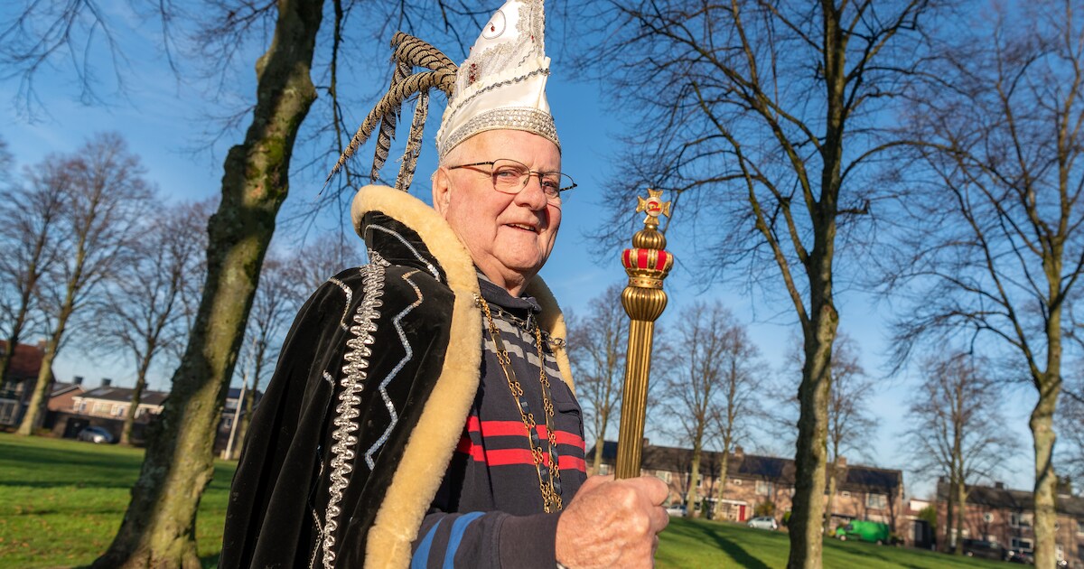 Jan (80) was vijf keer Prins Carnaval, nu zet hij zijn cape en steek te ...