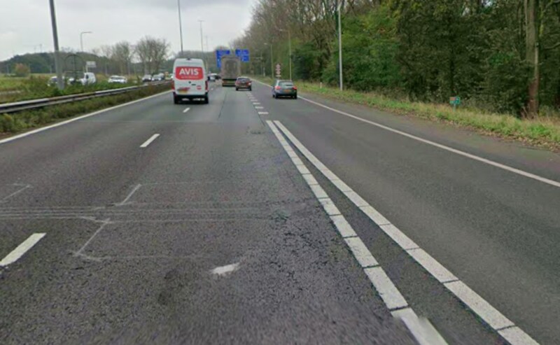 Politie haalt vrouw van de A59 bij Vlijmen: wist niet dat je niet op de ...
