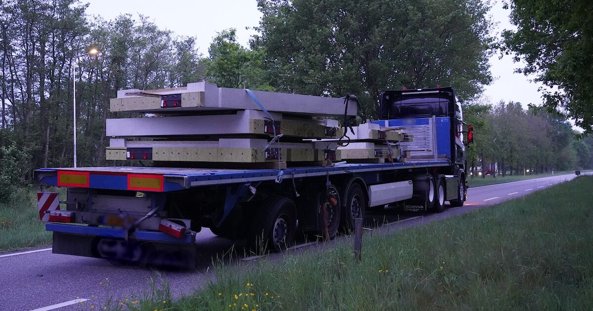 Vrachtwagenchauffeur rijdt door rood bij vertrouwd kruispunt in Gilze: dat heeft fatale gevolgen ...