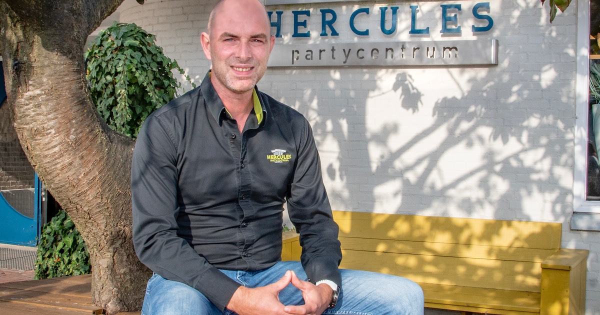 René (42) stopte als legerofficier om een partycentrum in Diessen over ...