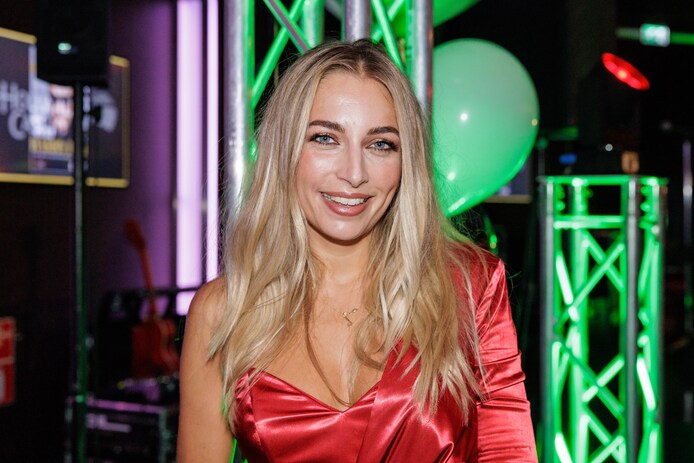 Shelly verlangt naar dagen in bikini en Romee heeft bijzondere ...