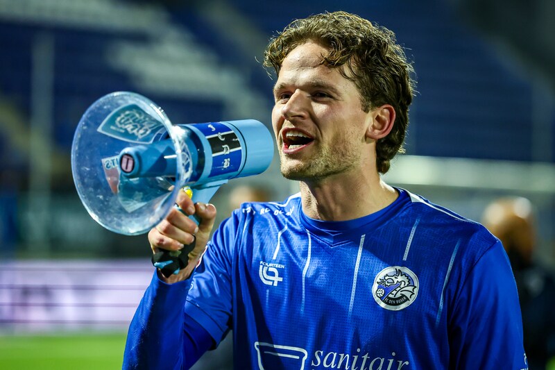 FC Den Bosch-verdediger Teun van Grunsven zat met zijn hoofd al in de ...