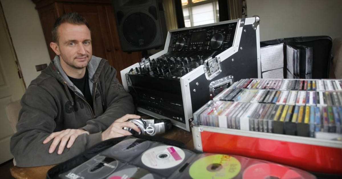 Dj Mr. Martin Vie leest zijn publiek | Oud Reusel - De Mierden | bd.nl