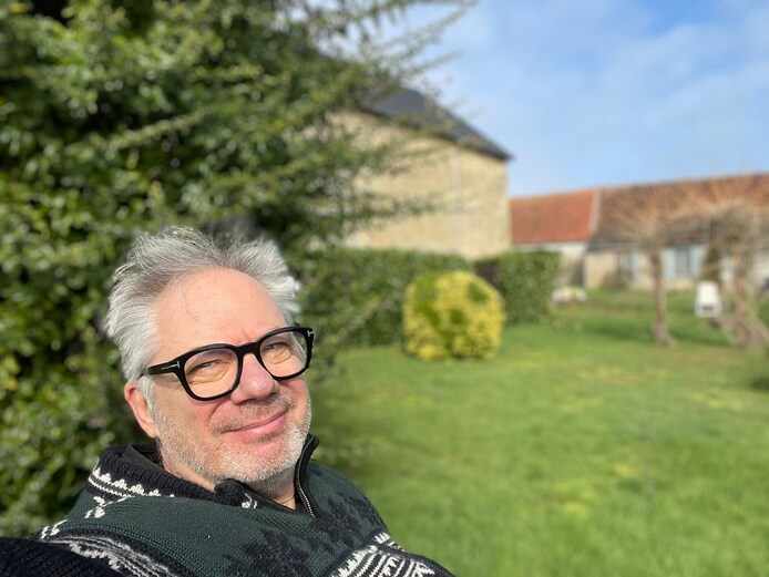 Gelaagde schilderijen vol innerlijke kracht, aan de vooravond van de ...