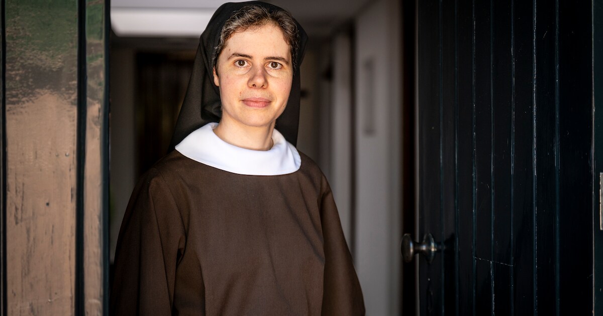 Rebecca (39) koos voor een leven in het klooster. Nou ja, koos? ‘Ik ben door God geroepen’ | Oss ...