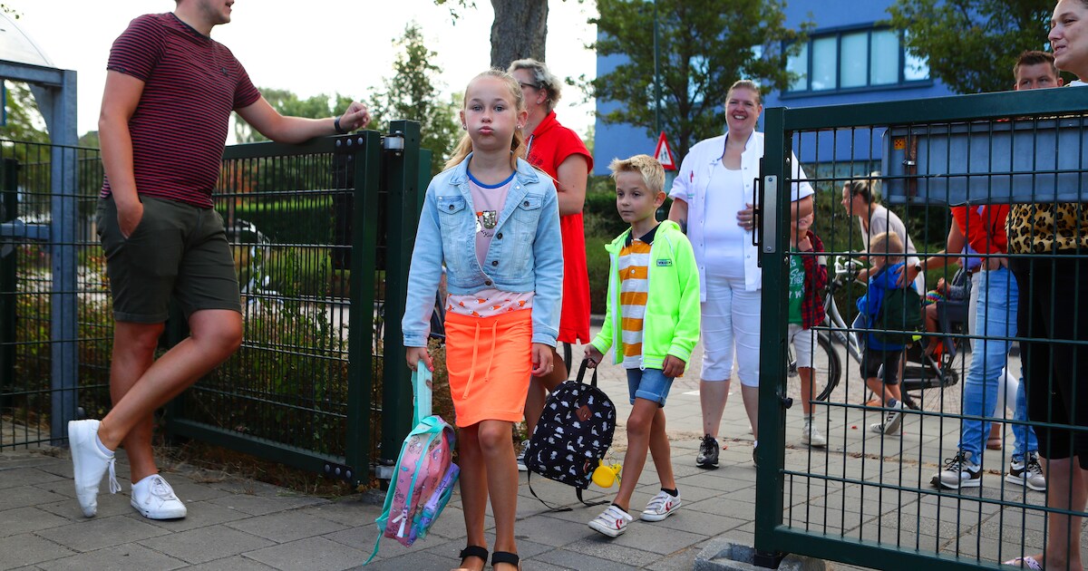 Opluchting én zorgen op eerste schooldag Eben-Haëzer in Woudrichem ...