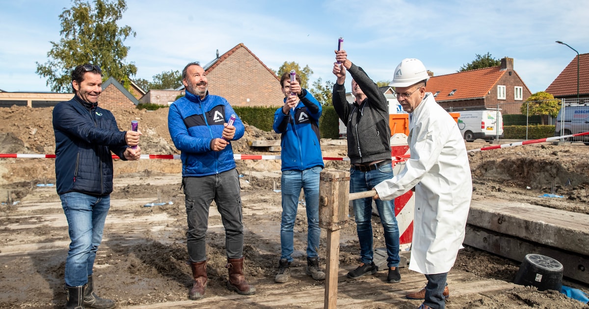 Twee oude huizen zonder badkamer maken plaats voor zes nieuwe woningen | Altena | BD.nl