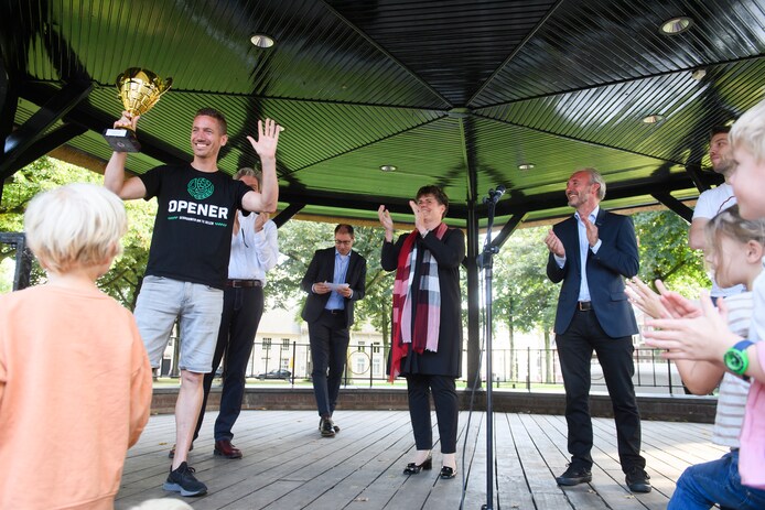 Droppige en hoppige stout uit Dongen is Brabants Lekkerste Bier: kroon ...