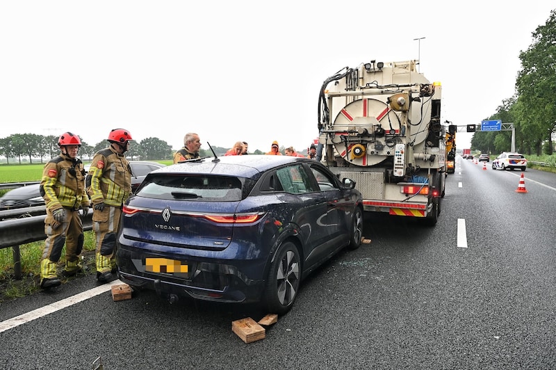 LIVE Files in Brabant | Bergingswerkzaamheden op de A2 bij Budel ...