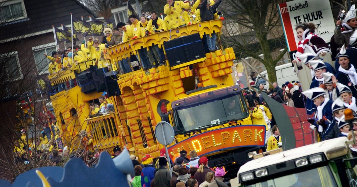 Praalwagens mogen weer meer mensen vervoeren, maar niet op de platte ...