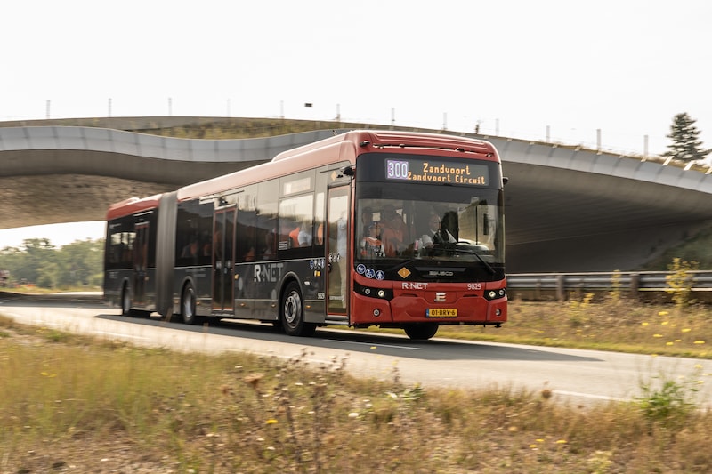 18 meter lange bussen rijden straks acht keer per uur door Tilburg ...