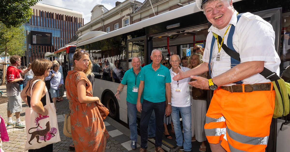 Met de bus naar een voorstelling van Boulevard? Frits en zijn vrienden ...