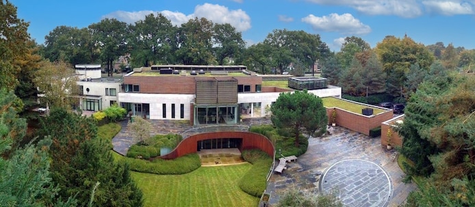 Villa Roger Lips opnieuw in de verkoop, vraagprijs van 11 naar 4,5 ...