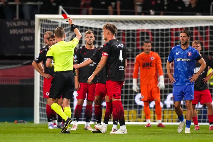 LIVE eredivisie | Tiental Excelsior blijft in eerste helft na rode kaart relatief eenvoudig ...