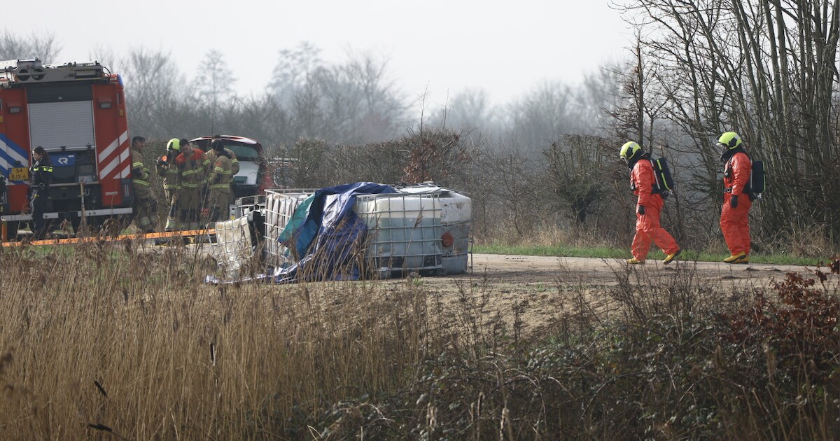 1000 liter drugsafval weggestroomd in de natuur, na drugsdumping bij ...